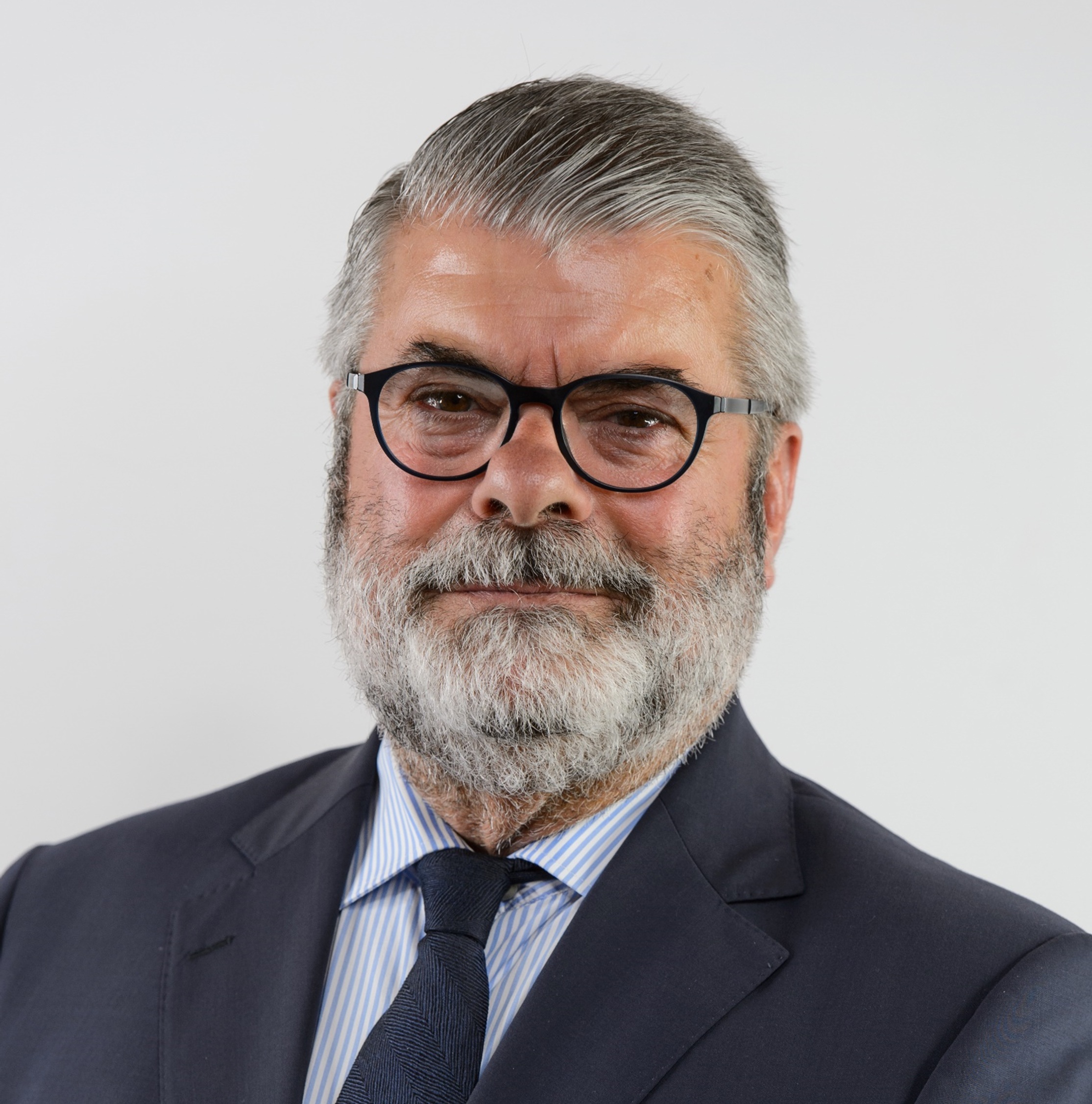 Fernando Leite, da Lipor, vence Prémio Aluno Notável da AESE - Forbes ...
