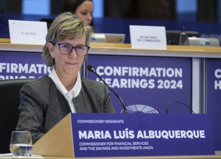 Maria Luís Albuquerque confirmada pelo PE como comissária para Serviços ...