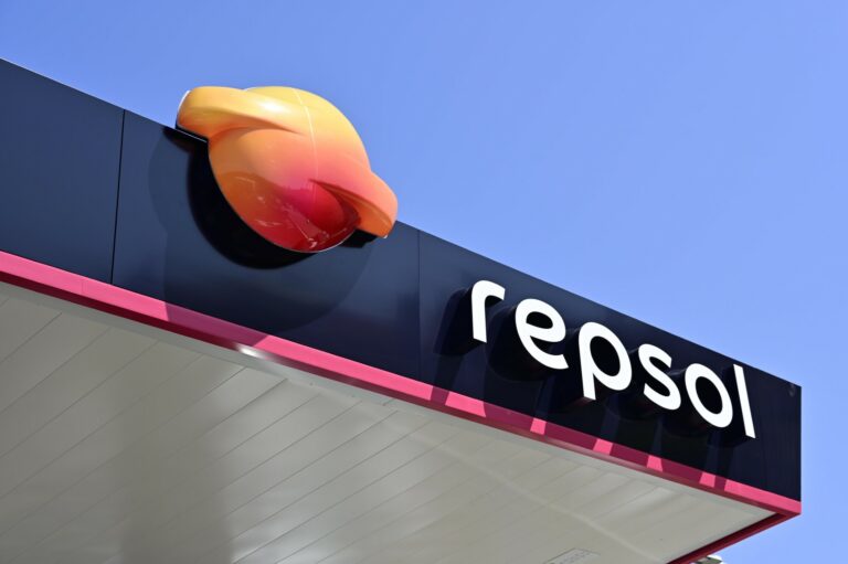 Repsol reforça em Portugal e atinge 530 estações de serviço - Forbes ...