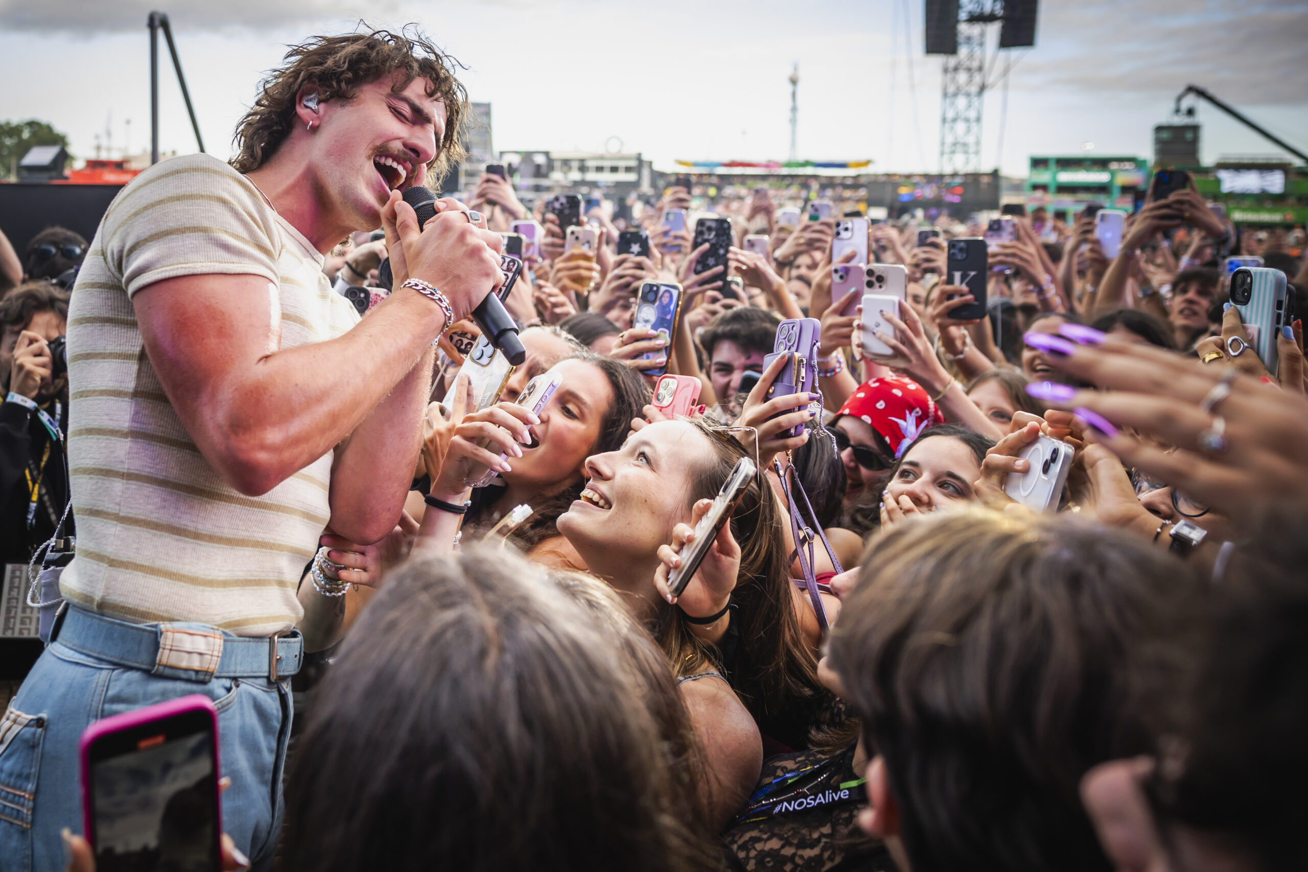 NOS Alive 2025: As imagens do primeiro dia - Forbes Portugal
